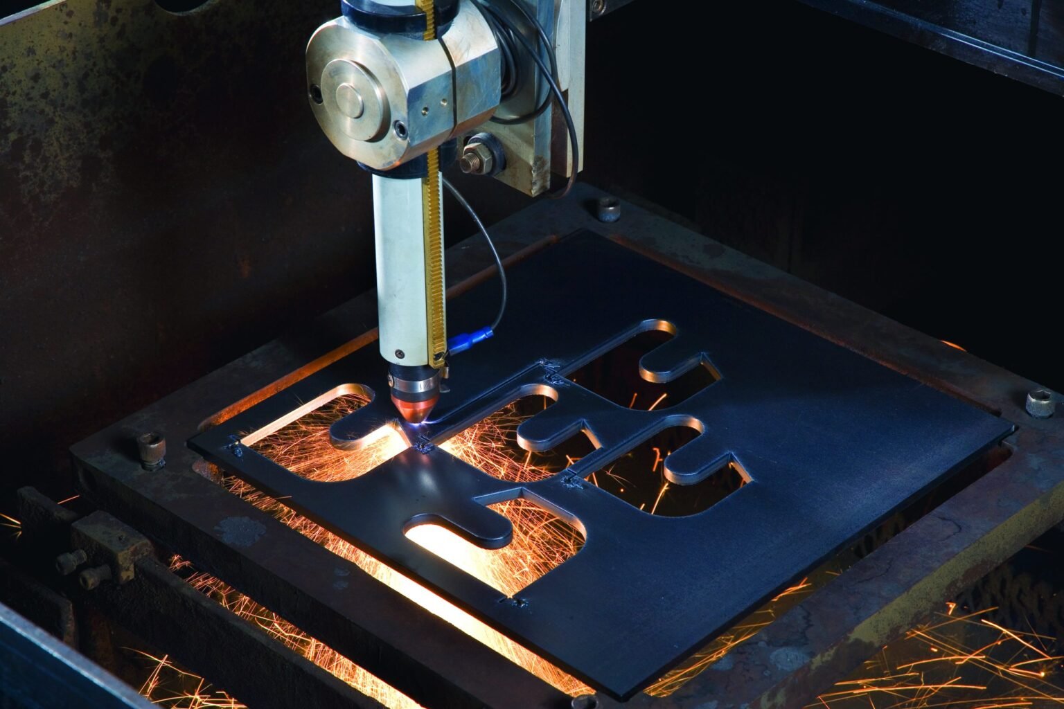 Fiber Laser Cutting VS Plasma Cutting